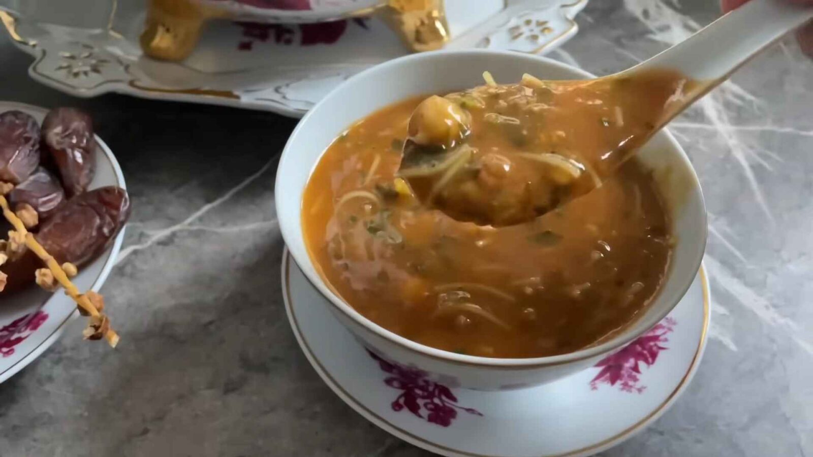 Harira Marocaine : Recette Traditionnelle de Soupe Marocaine