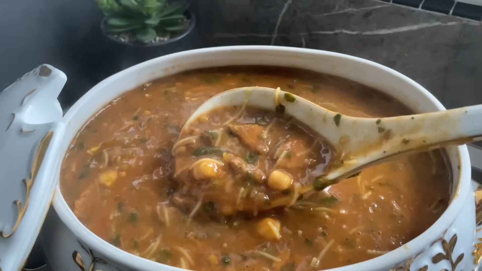 Harira Marocaine : Recette Traditionnelle de Soupe Marocaine